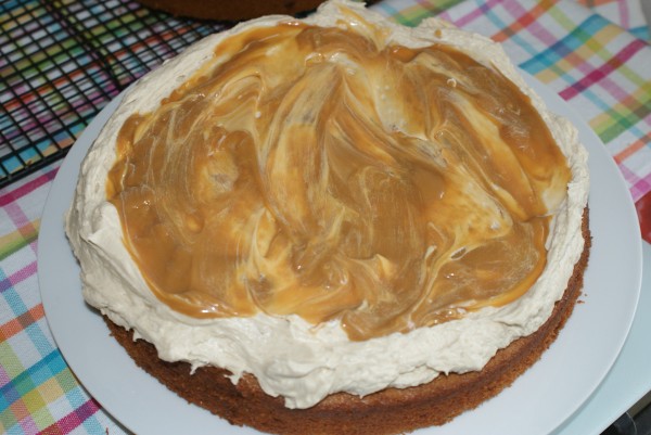 Caramel Cake | Baking, Recipes and Tutorials - The Pink Whisk