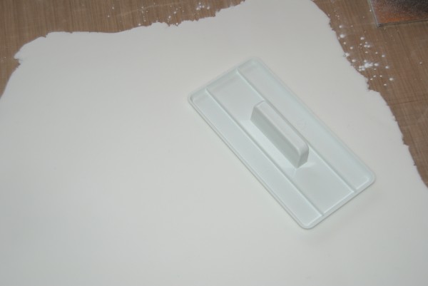 How to Cover a Cake with Sugarpaste | Baking, Recipes and Tutorials ...