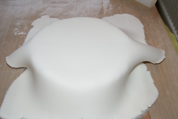 How to Cover a Cake with Sugarpaste | Baking, Recipes and Tutorials ...