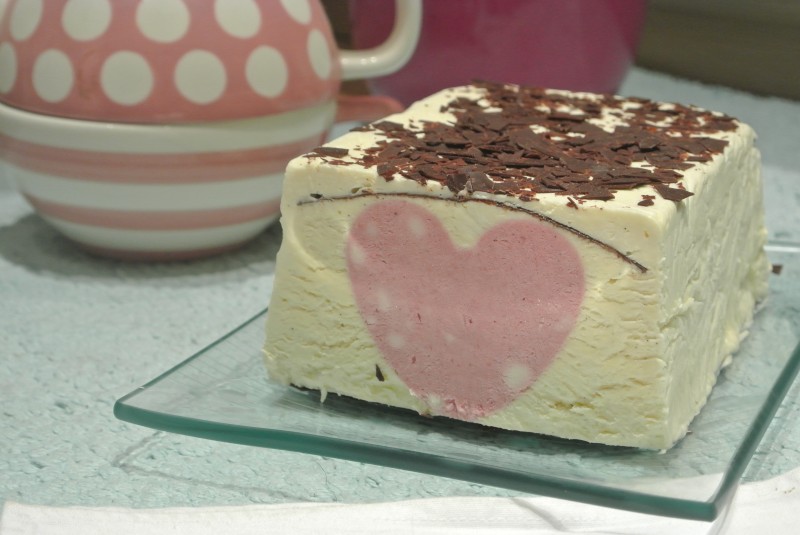 Valentines Parfait | Baking, Recipes and Tutorials - The Pink Whisk