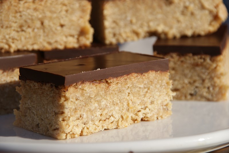 Flapjack Bars | Baking, Recipes and Tutorials - The Pink Whisk