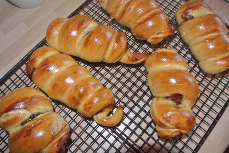 Bonfire Banger Rolls | Baking, Recipes and Tutorials - The Pink Whisk