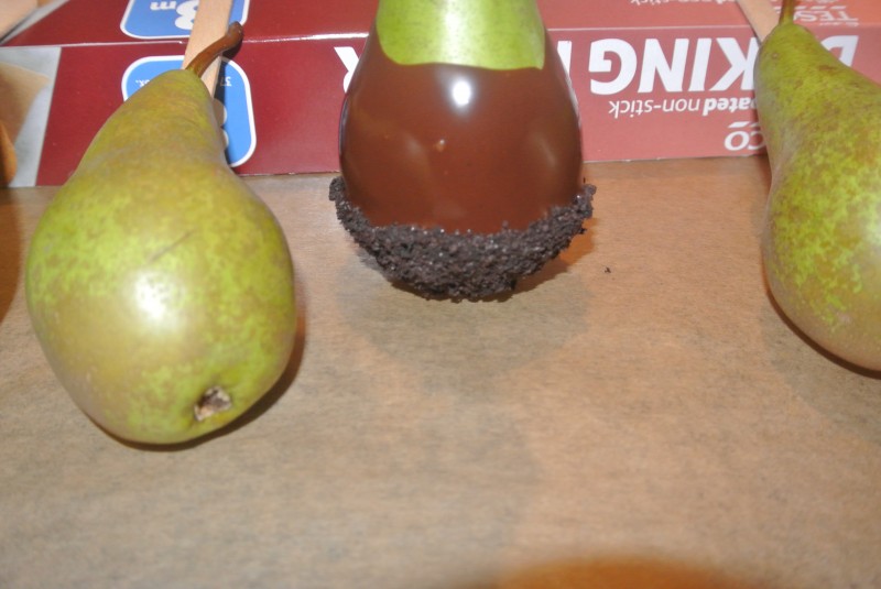 Chocolate Oreo Pears | Baking, Recipes and Tutorials - The Pink Whisk