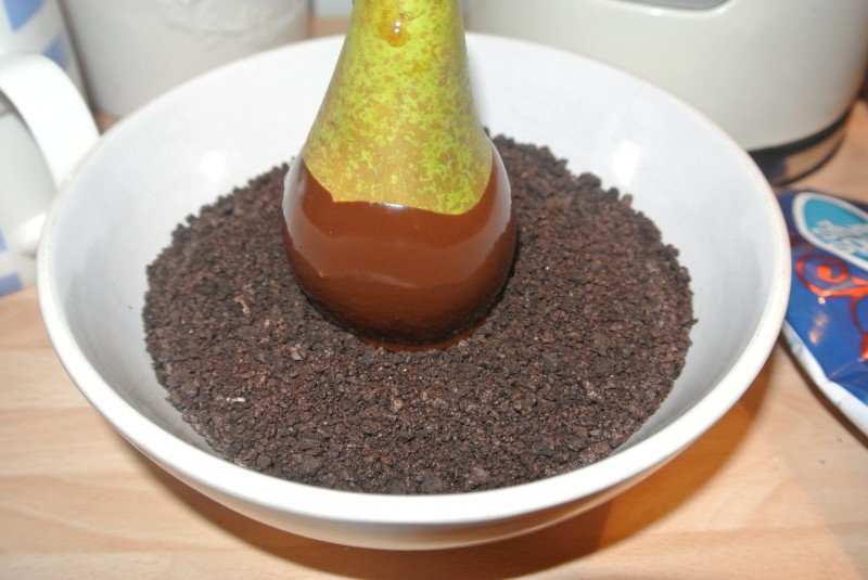 Chocolate Oreo Pears | Baking, Recipes and Tutorials - The Pink Whisk