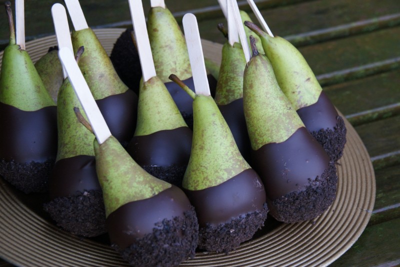 Chocolate Oreo Pears | Baking, Recipes and Tutorials - The Pink Whisk