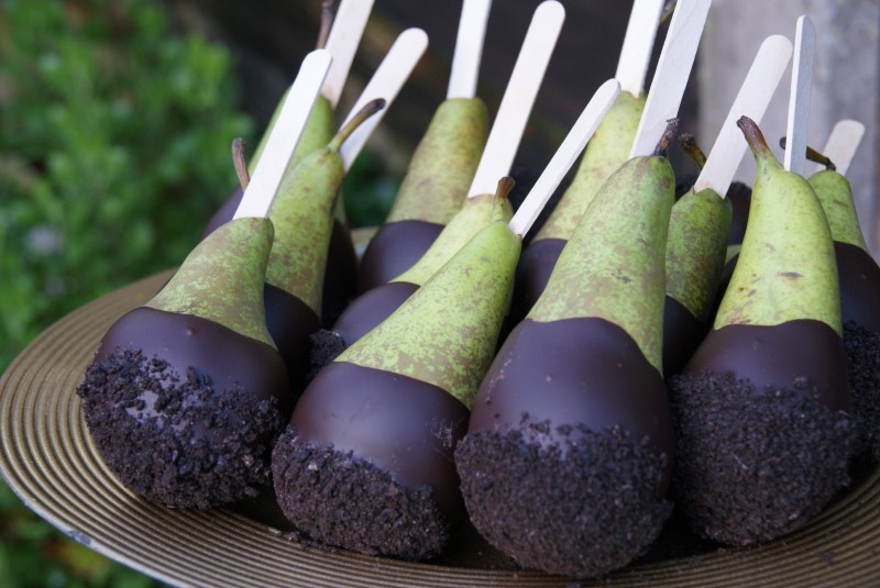 Chocolate Oreo Pears | Baking, Recipes and Tutorials - The Pink Whisk