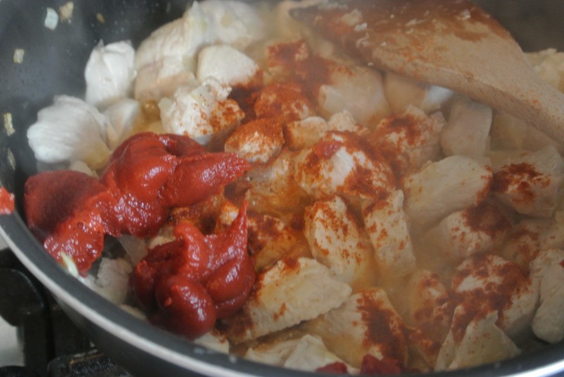 Tasty Chicken Garlic & Tomato Pie | Baking, Recipes and Tutorials - The ...