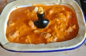 Tasty Chicken Garlic & Tomato Pie | Baking, Recipes and Tutorials - The ...