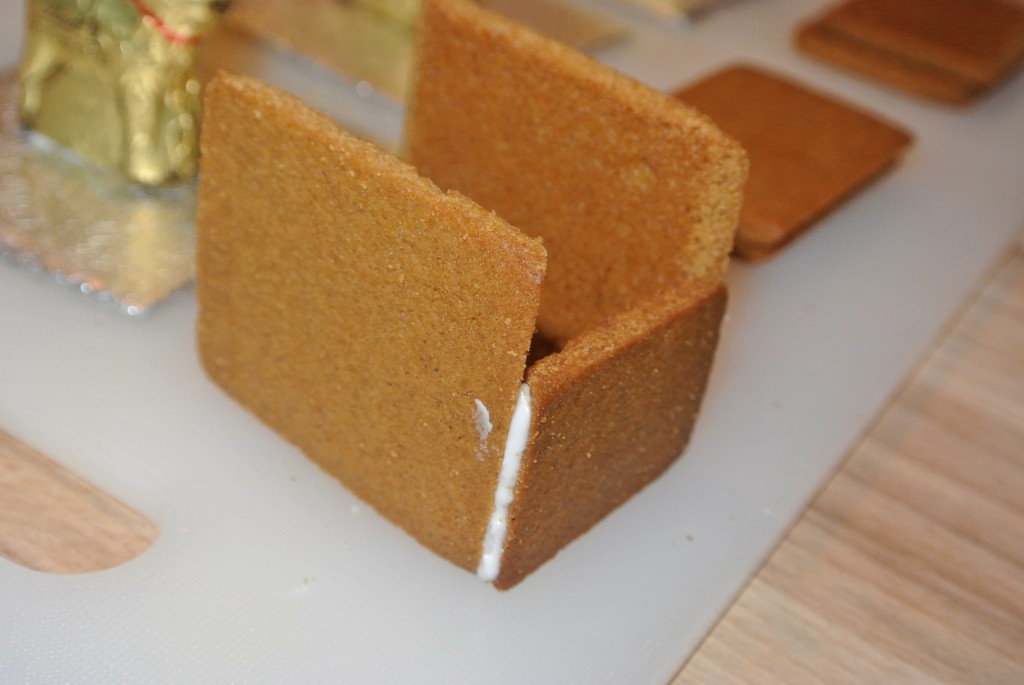 Day 2 – Gingerbread Reindeer Barns | Baking, Recipes and Tutorials ...