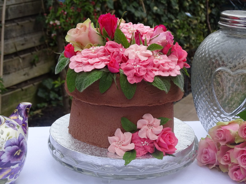 Edible Flowers & Flowerpot Cake | Baking, Recipes and Tutorials - The ...